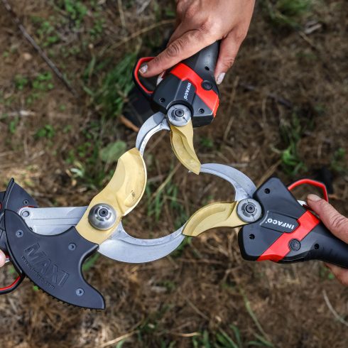 F3020, the worthy successor to INFACO's F3015 electric pruning shears ...